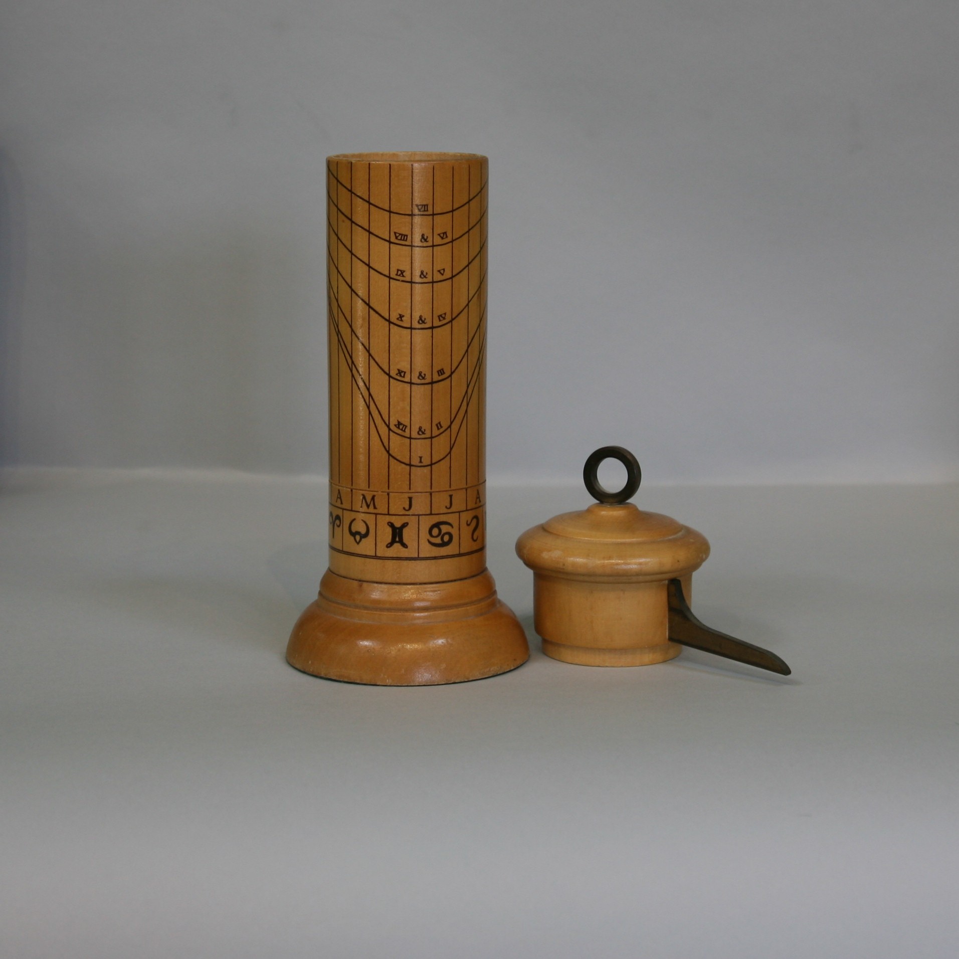 Pillar Sundial Pencil Case – Geoff Allnutt Clocks